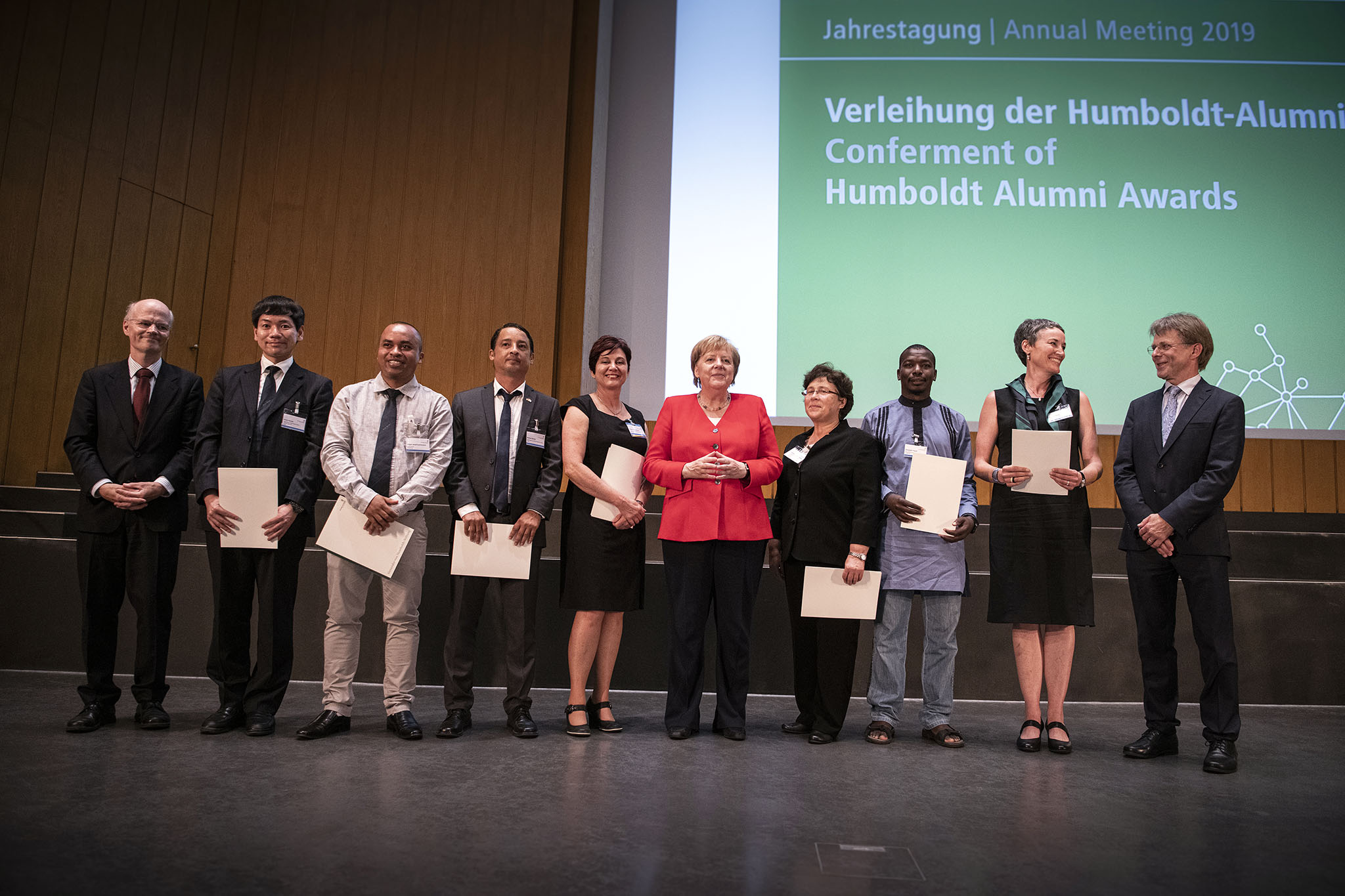 Federal Chancellor Merkel with winners of the Humboldt Foundation ...